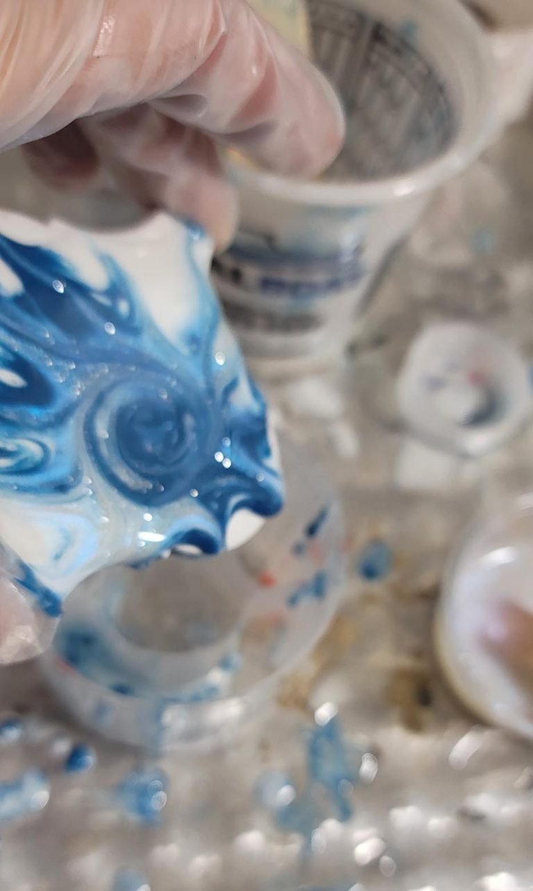 7 Easy Blue & White DIY Christmas and Holiday Decor Ideas - A loverly life