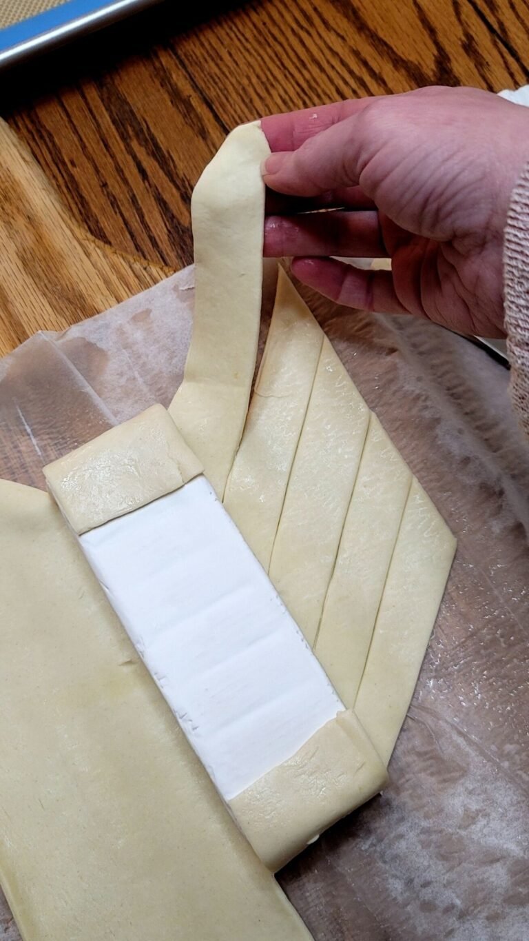Easy 15 Minute Baked Brie Recipe A Loverly Life